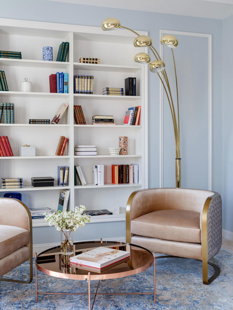 What Colors Go With Light Blue? 18 Pairings for Pale, Baby, and Sky ...