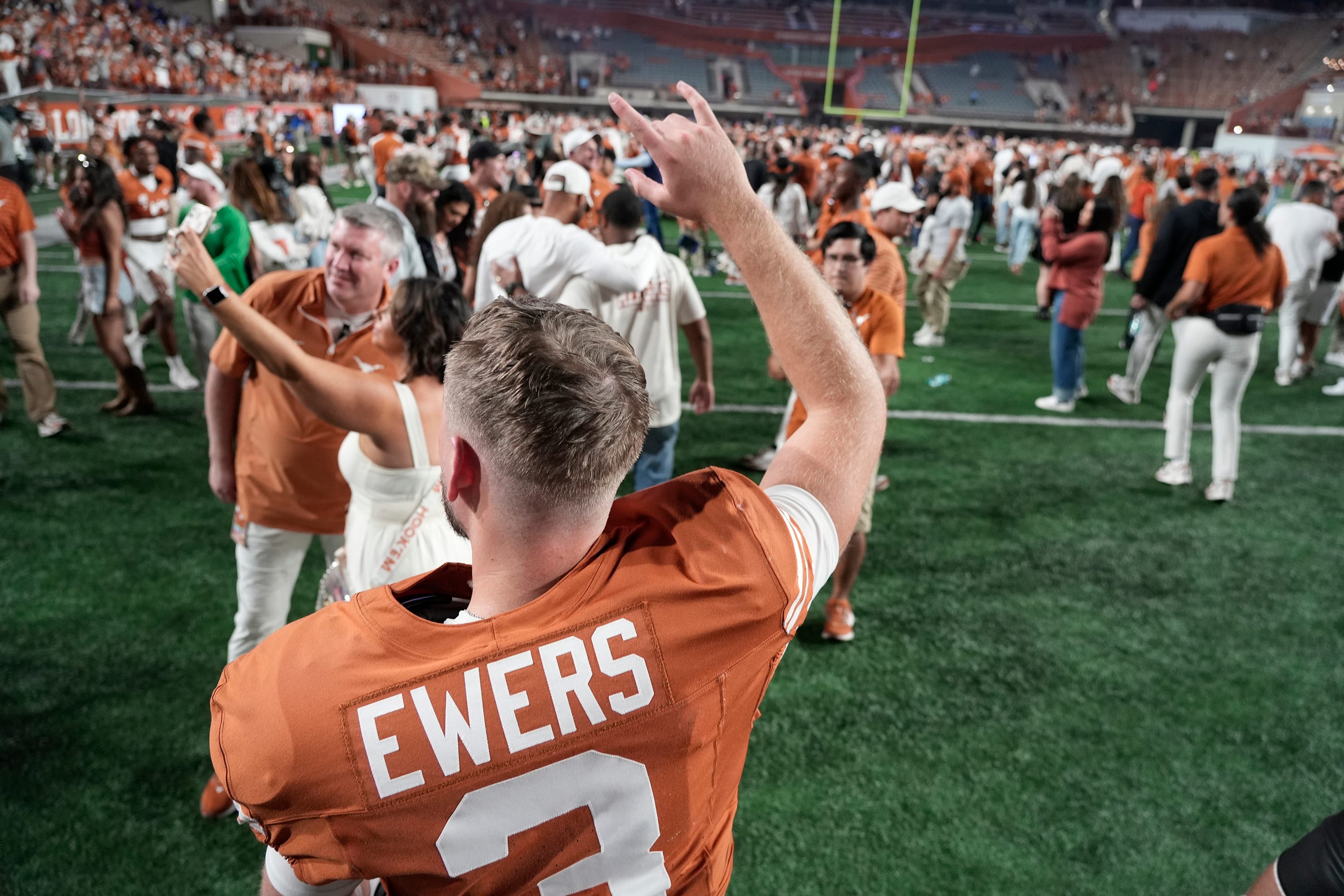 Quinn Ewers draft profile: NFL scouting report for Texas football QB