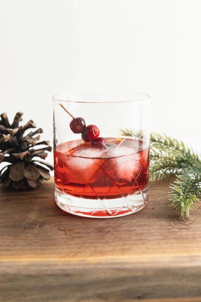 10 Festive Christmas Cocktails to Make This Holiday Season