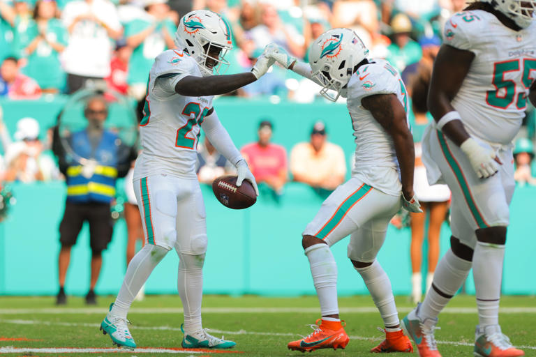 Nfl Playoff Picture Dolphins Now 2 Games Behind Trio Of Contenders
