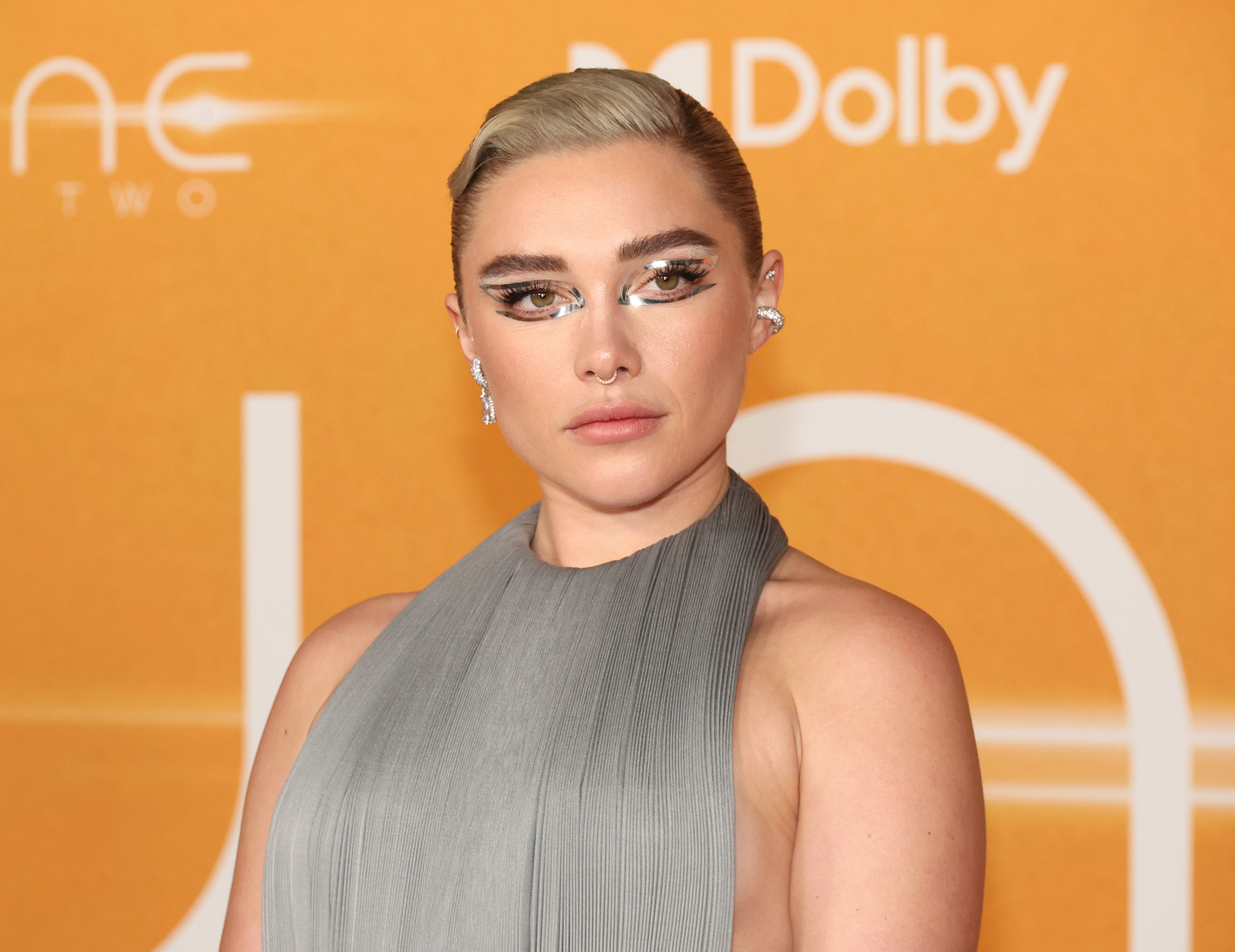 Florence Pugh: “dat is het grote verschil tussen Engelse vrouwen en ...