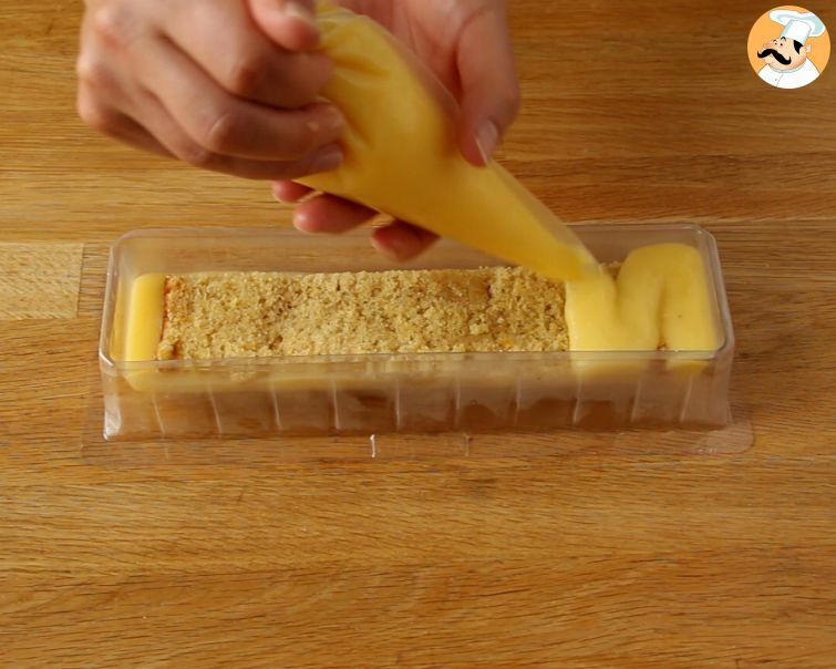 Lemon meringue tart yule log