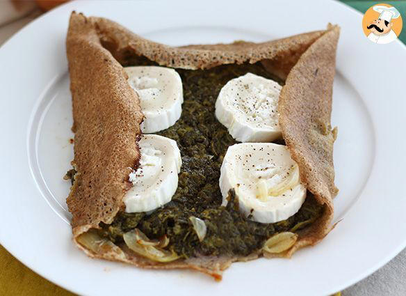 Crepe salgado (galette) de queijo de cabra e espinafre