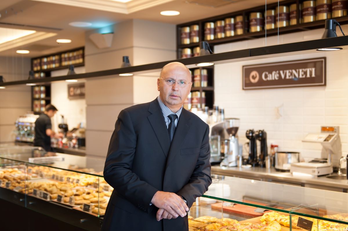 Μονεμβασιώτης: Φρένο στις επενδύσεις του Βενέτη μετά το Jackson Hall