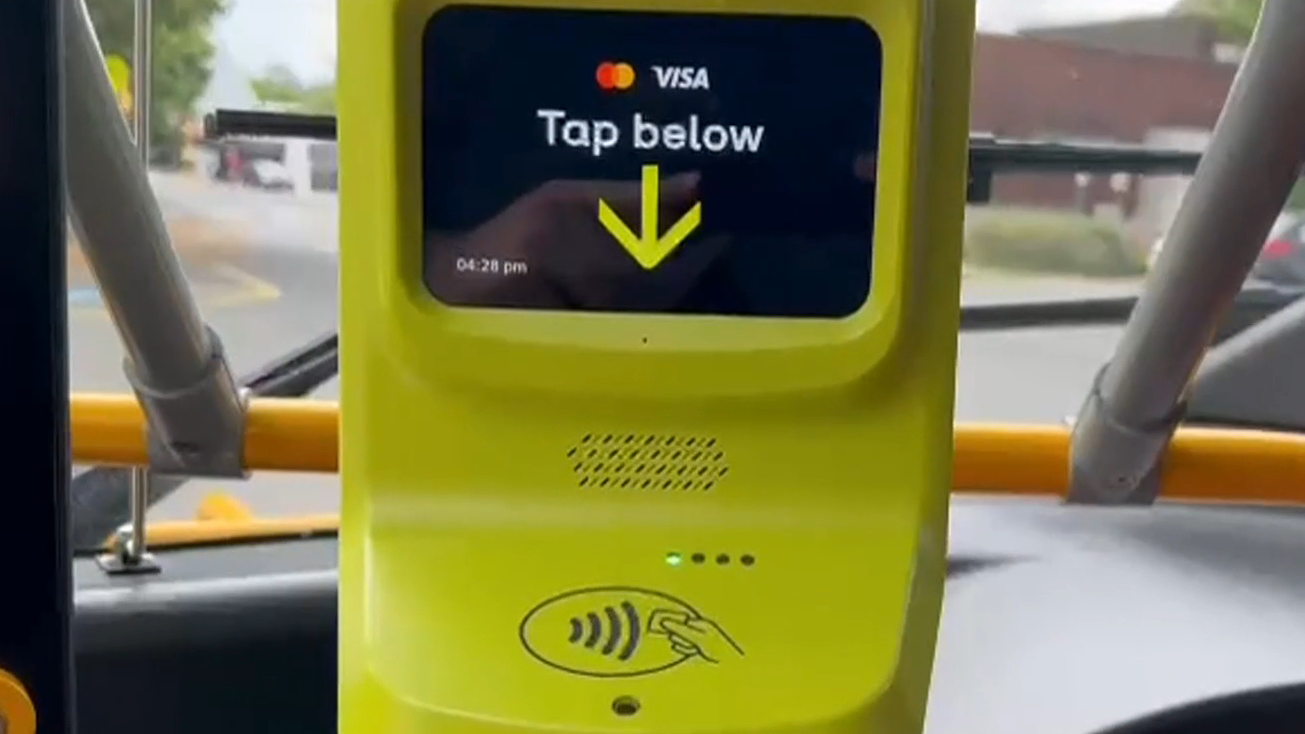 Trial for 'tap and go' payments on Victorian public transport begins