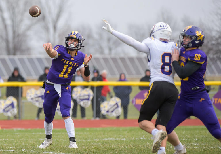 Peoria-area's top high school football player finds college home right ...