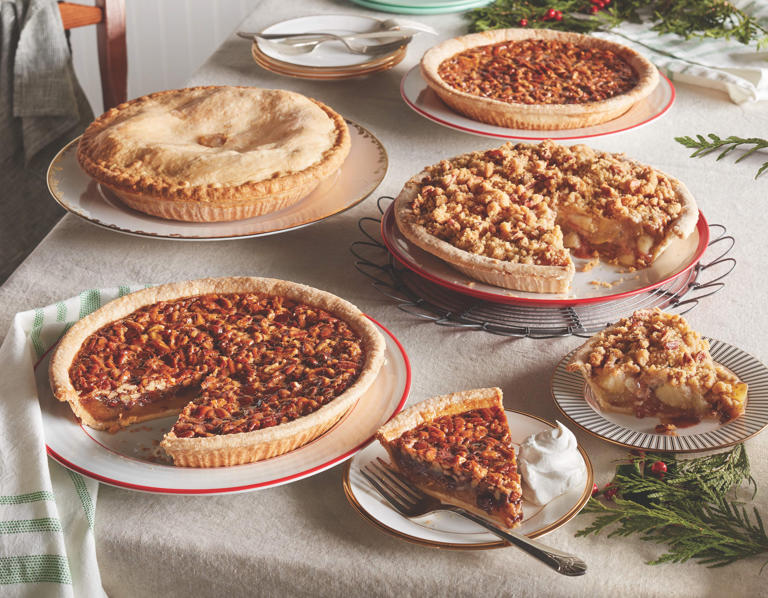 The Cracker Barrel Christmas 2024 menu is out now. Here's what you can order