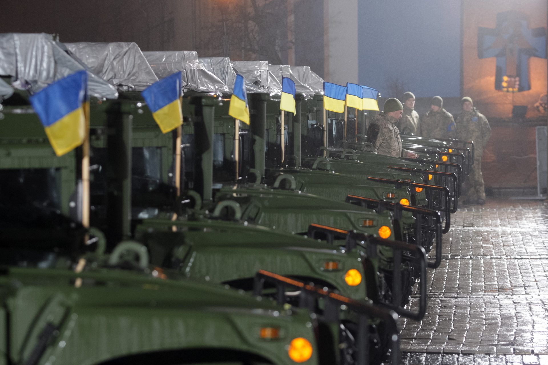 Washington sent thousands of Humvees to Ukraine to plug Kyiv's growing gaps