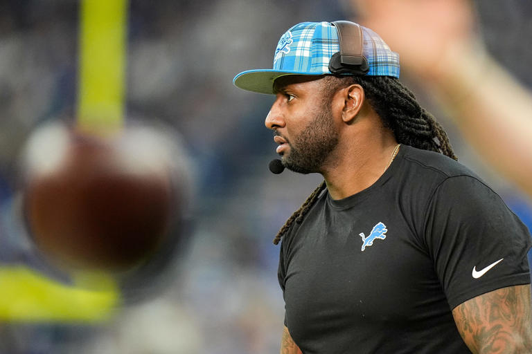 Dan Campbell promoting Kelvin Sheppard to Detroit Lions defensive ...