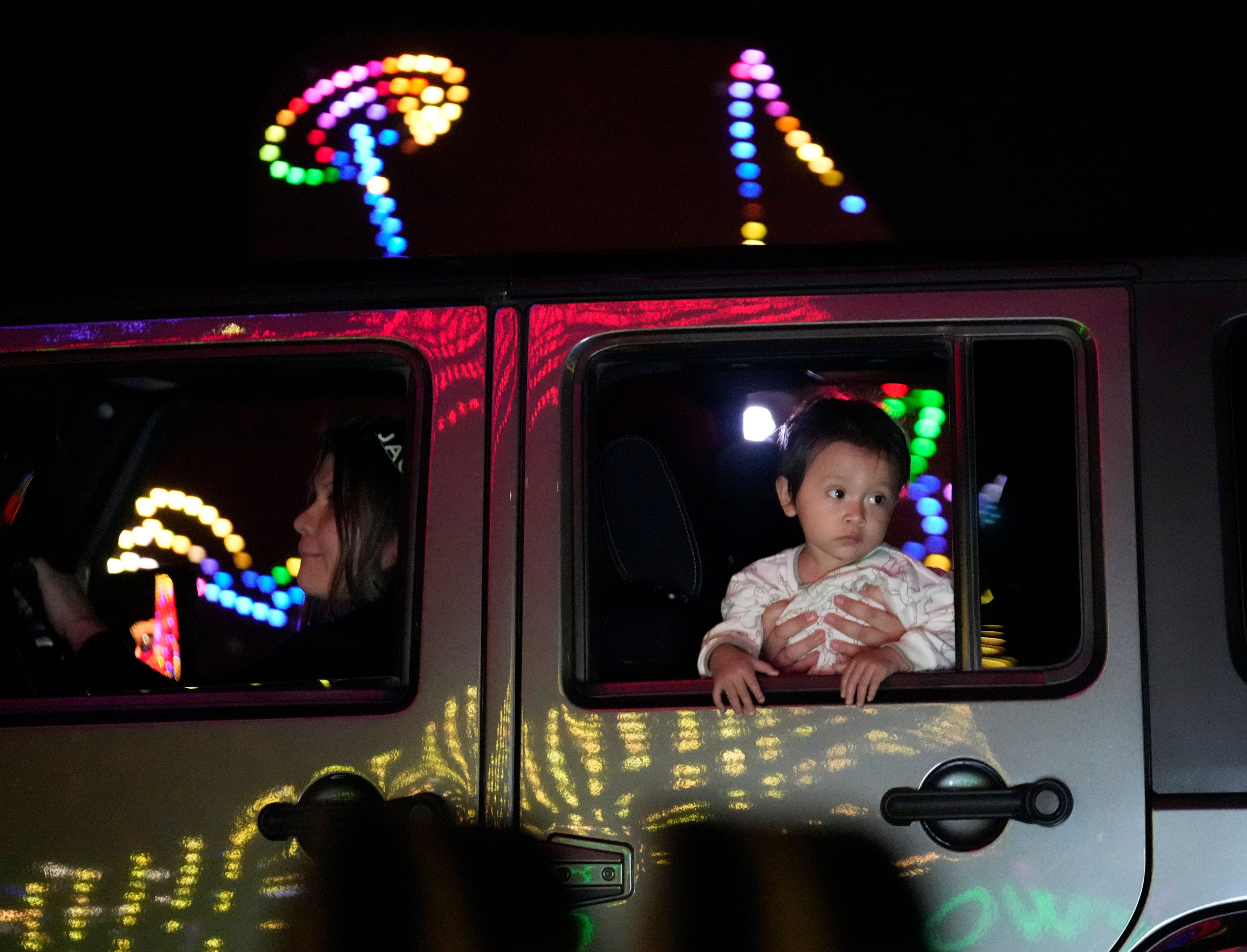 World of Illumination is back for 2025. How to see the holiday lights ...