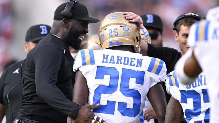 How Do Matchmaking & MMR Work in League of Legends?