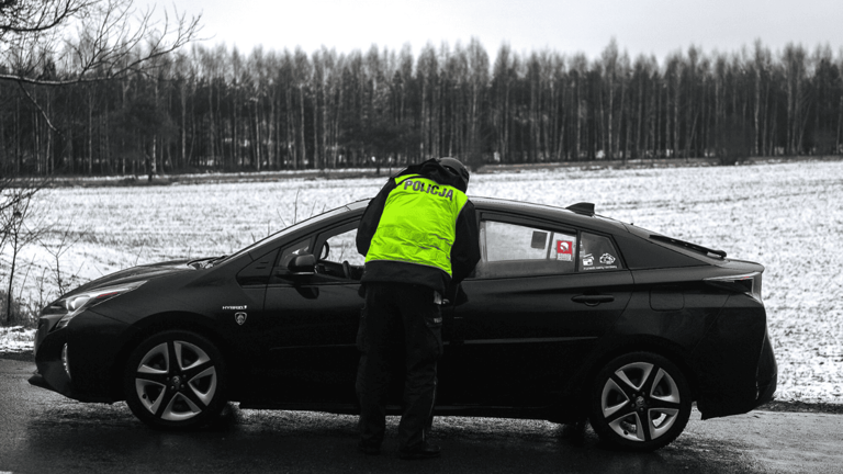 Uwaga kierowcy. Masowe kontrole na drogach. Za to można dostać wysoki ... Uwaga kierowcy. Masowe kontrole na drogach. Za to można dostać wysoki ...
