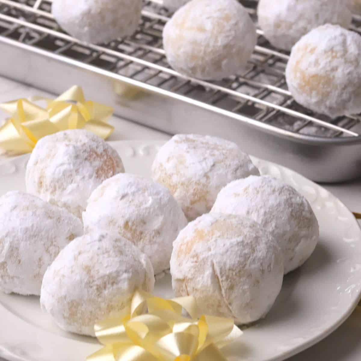 Keto Snowball Cookies (Low Carb, Gluten Free)