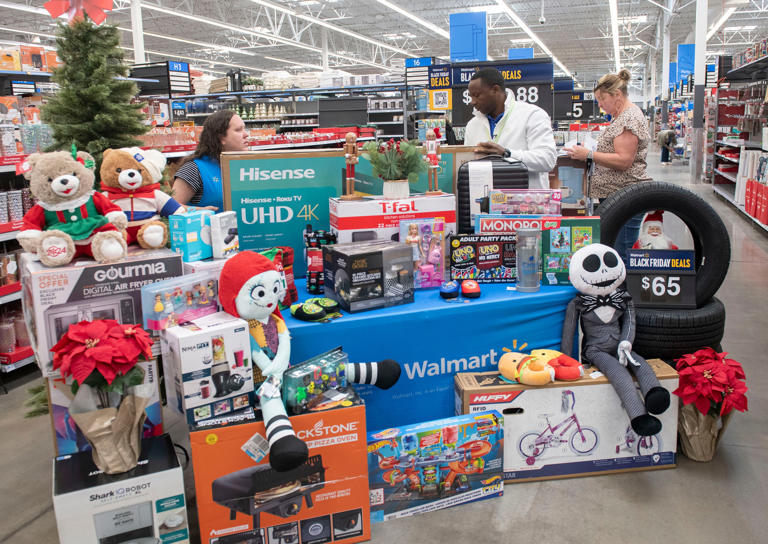 Where can you watch New Year's Eve fireworks in Pensacola, Fort Walton ...