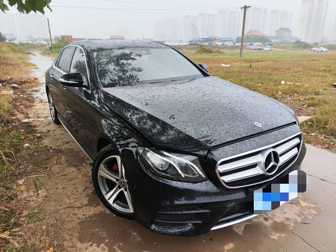 奔驰 奔驰E级 2016款 E 200 L 运动型实拍图