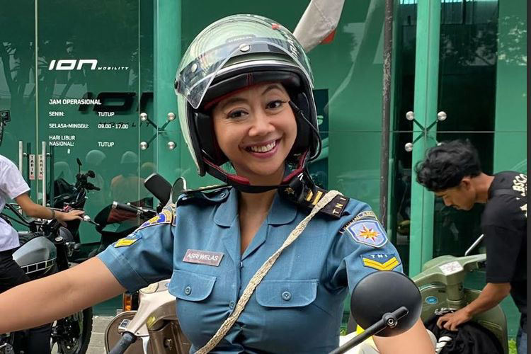 Seksinya Dandanan Asri Welas Usai Gugat Cerai Suami, Foto saat Ngumpul ... Seksinya Dandanan Asri Welas Usai Gugat Cerai Suami, Foto saat Ngumpul ...