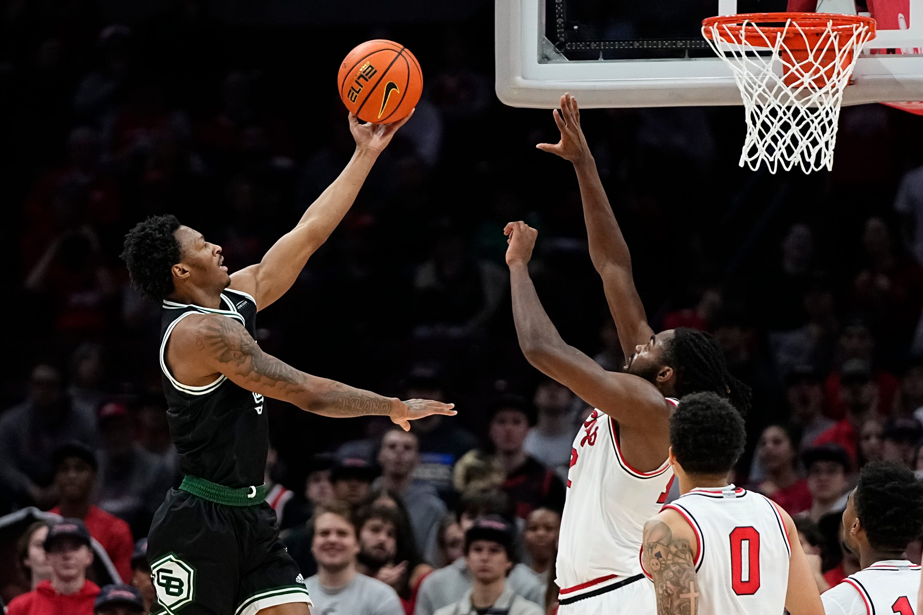 UWGB's Anthony Roy returns to lineup, but defense fails to show up in ...