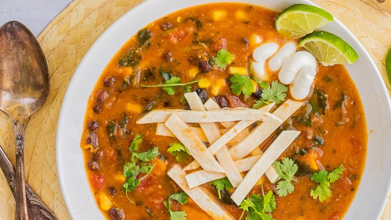 15 Simple Soup Recipes Using Only Pantry Goods