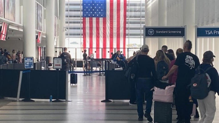 Charleston Airport handles over 140,000 holiday travelers, maintains ...