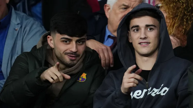 OFFICIAL: Pedri signs new Barcelona contract