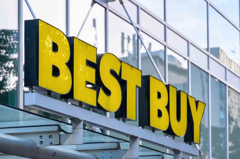 Best Buy Stock Tumbles as Retailer Lowers Outlook on Tariffs Hit