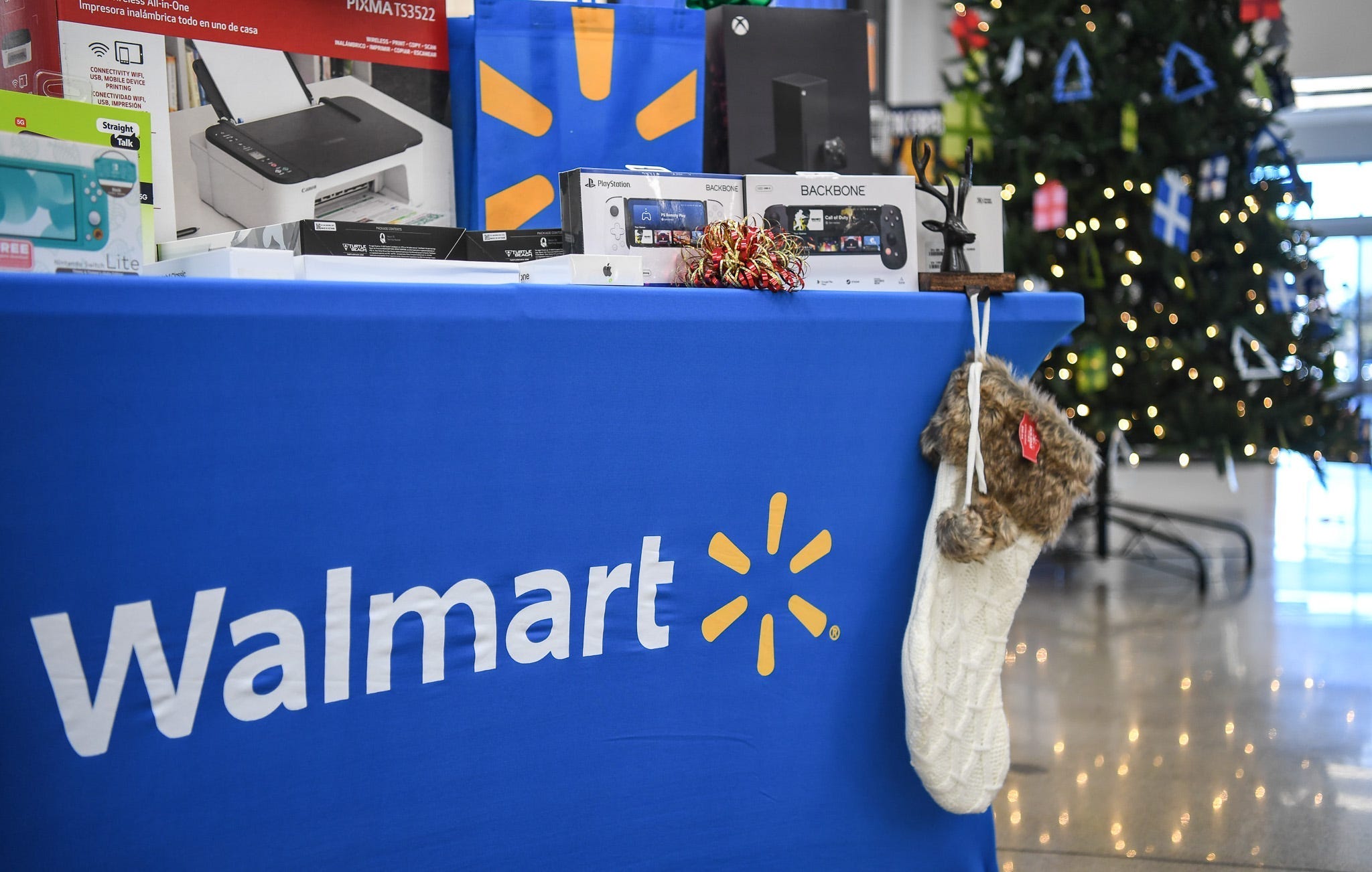 When is Walmart’s Black Friday sale? See Thanksgiving hours, Cyber ...
