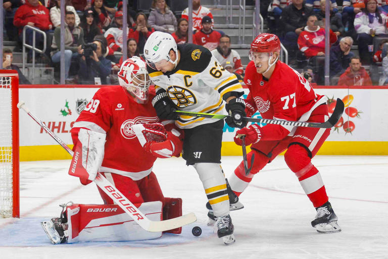 Lucas Raymond's game-winner helps Detroit Red Wings sweep series with ...