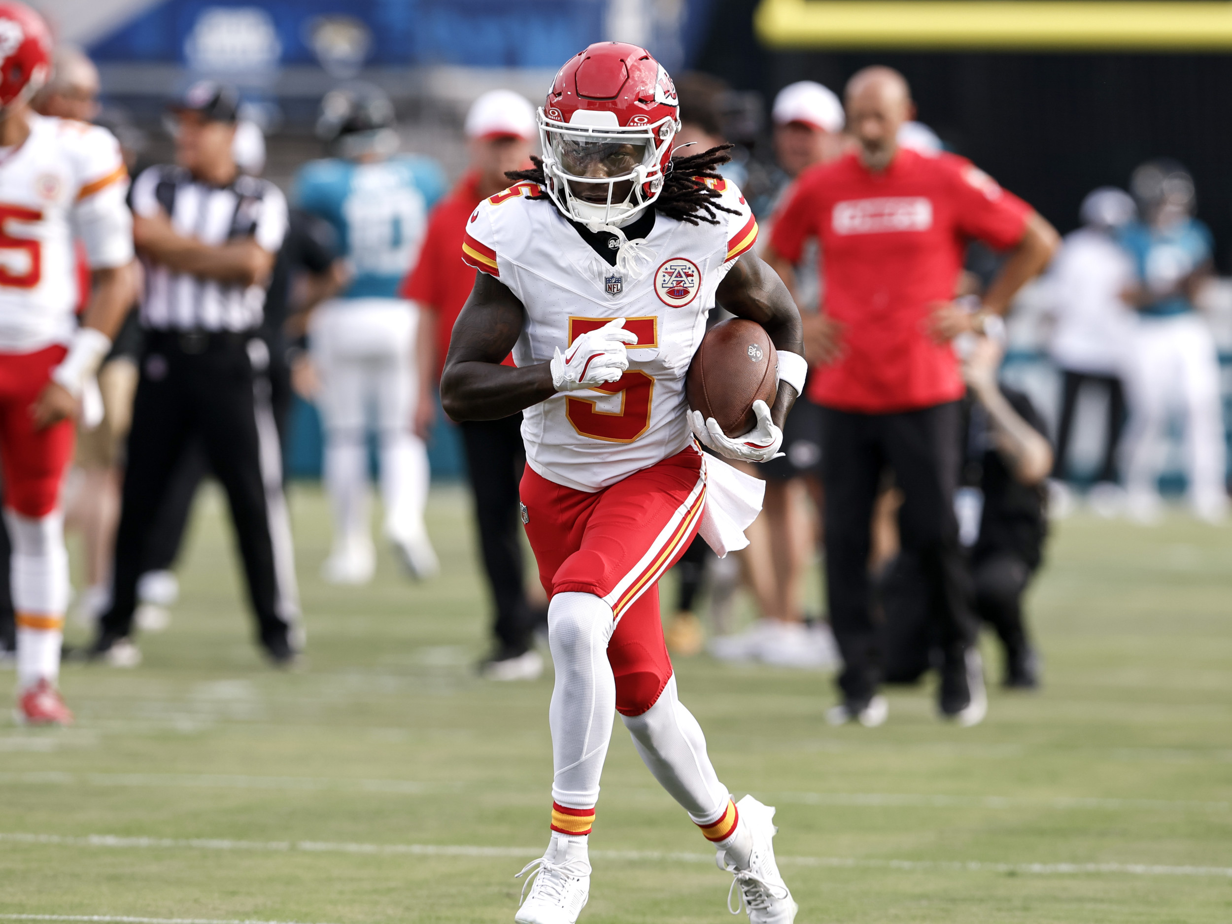 Chiefs' Hollywood Brown Exits Practice on Cart With Apparent Injury