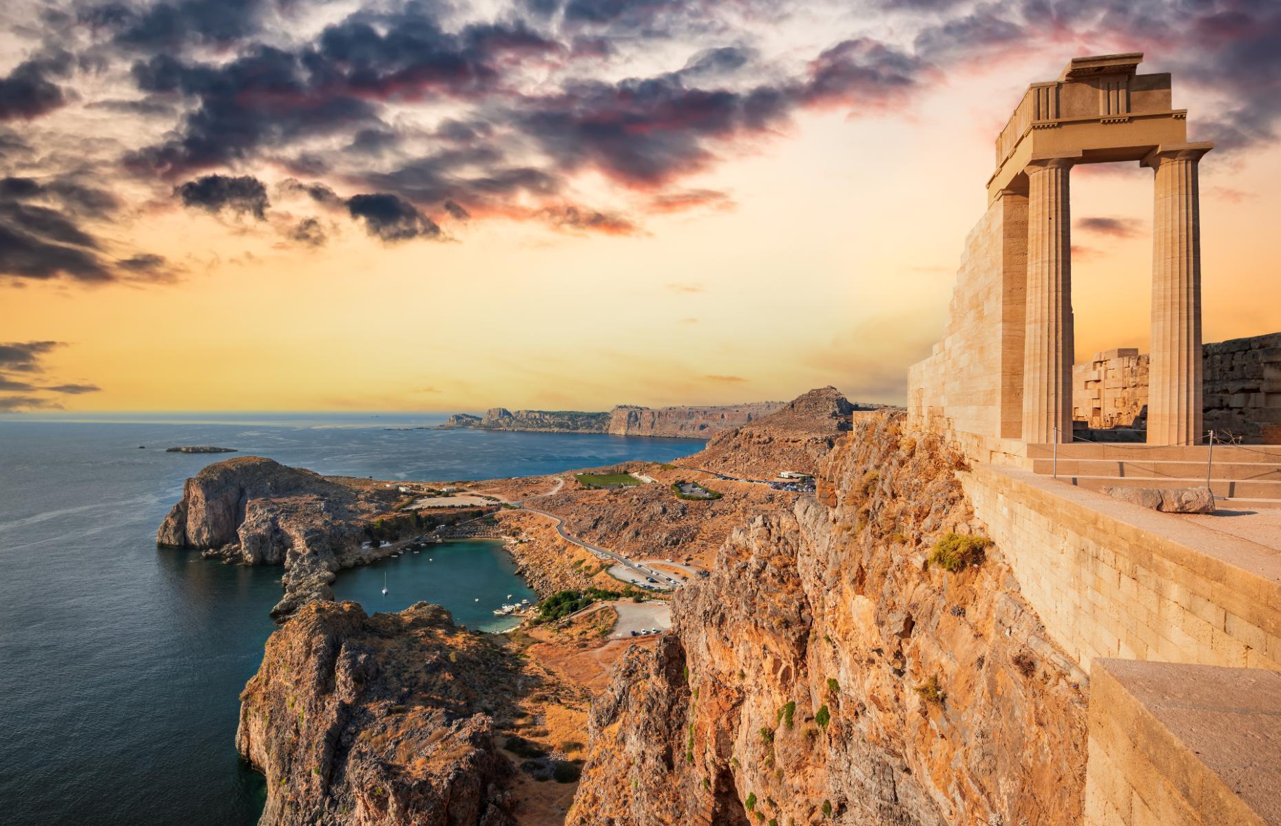 The WORST (And Best) Times To Visit These Popular European Destinations