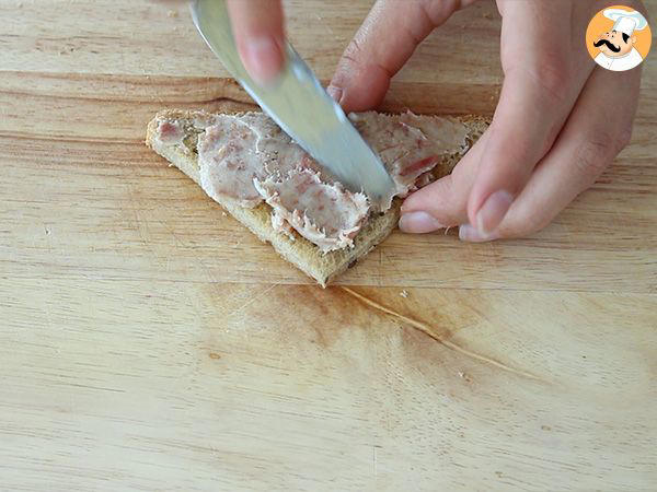 Paté and pickles toasts