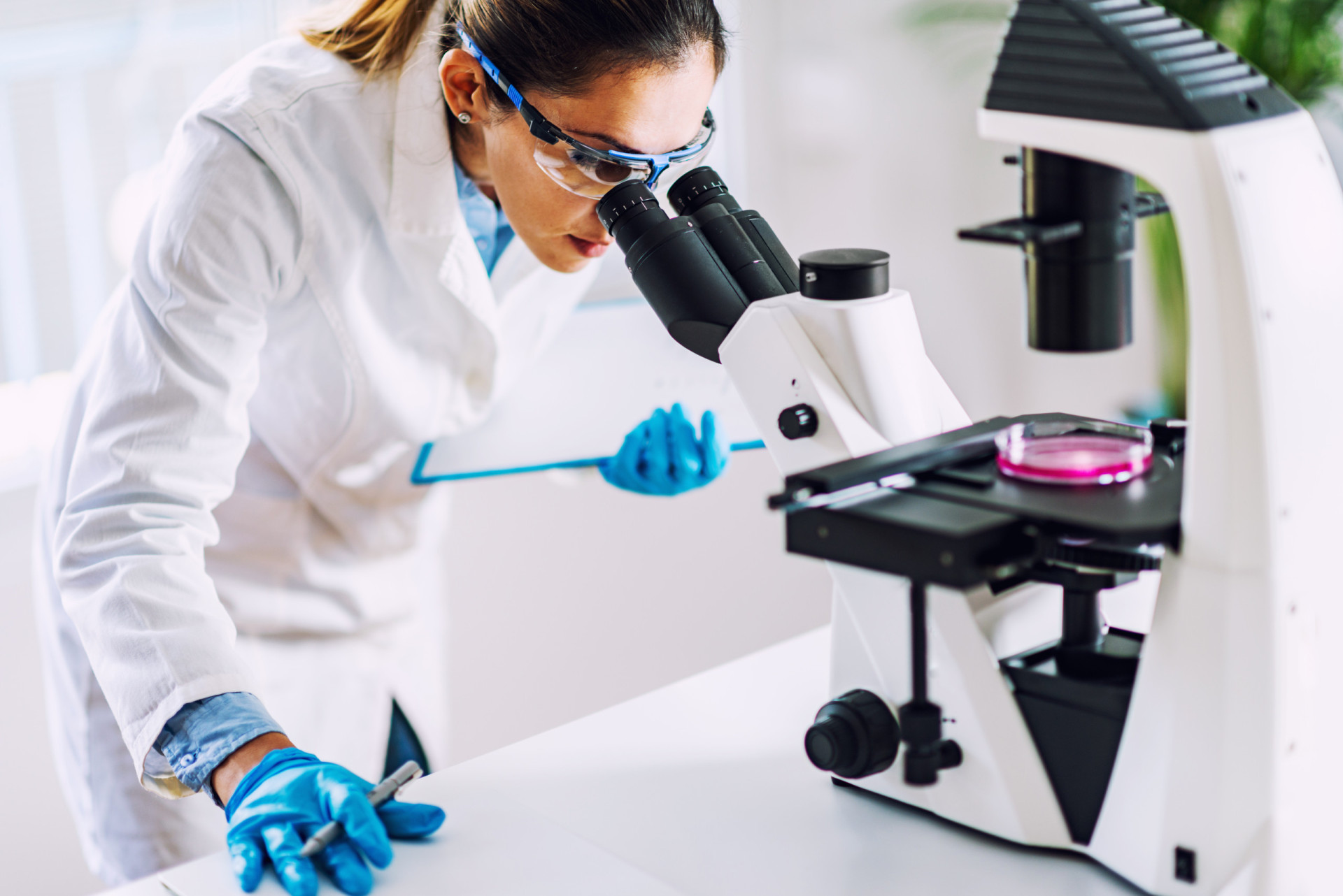 Ny forskning viser at kroppen eldes raskere ved 44 og 60 år