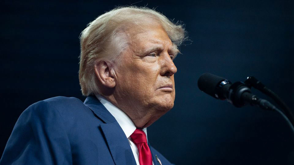 Arizona man arrested after allegedly threatening to kill Trump Arizona man arrested after allegedly threatening to kill Trump