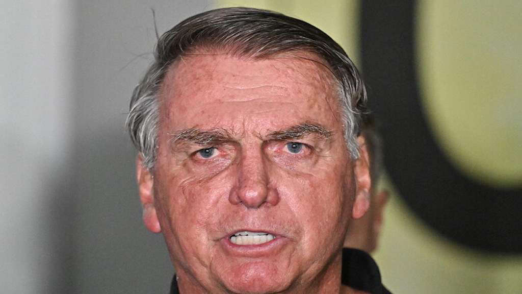 Bolsonaro viajou para os EUA para evitar prisão, aponta PF Bolsonaro viajou para os EUA para evitar prisão, aponta PF