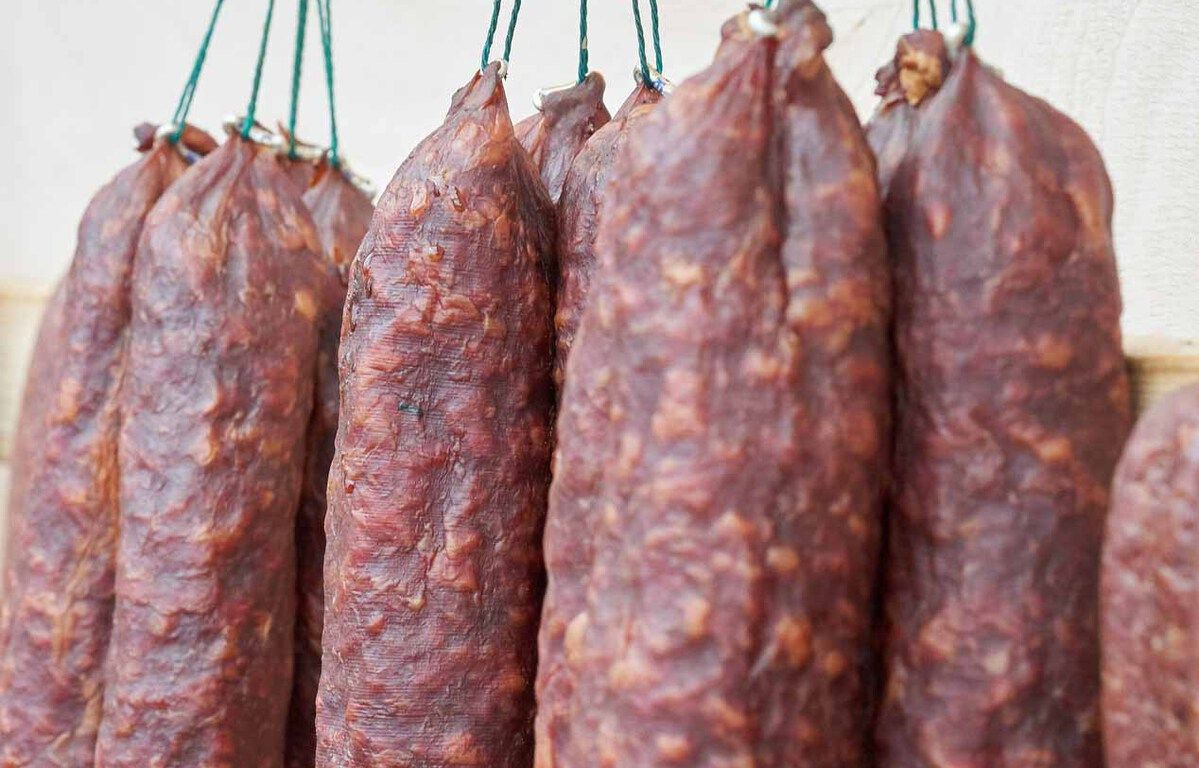 Salmonelle : Ce saucisson vendu chez Leclerc représente un danger pour ...