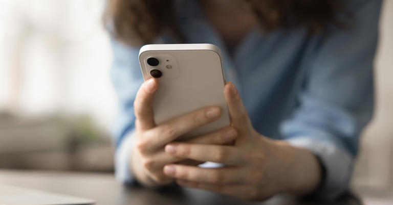 Woman Tells Story About How Her Smartphone ‘Ruined Her Life'