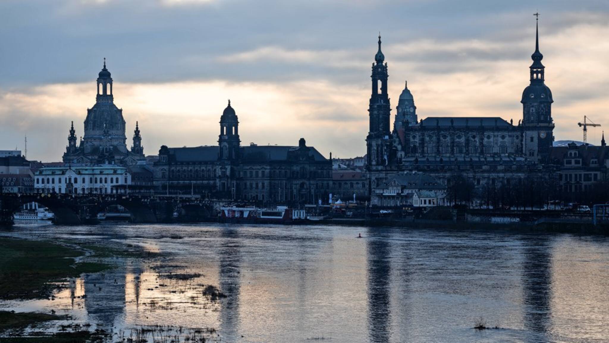 Dresden: Hochwasser oder Niedrigwasser? Der Elbe-Pegel am 03.06.2025
