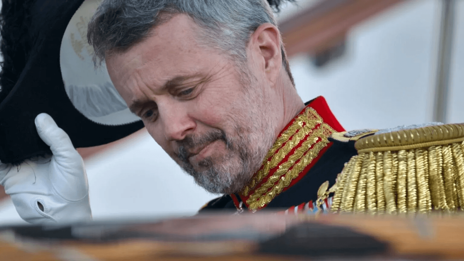 Ekspert advarer: "Det vil være et kæmpe tab for kong Frederik og for ...