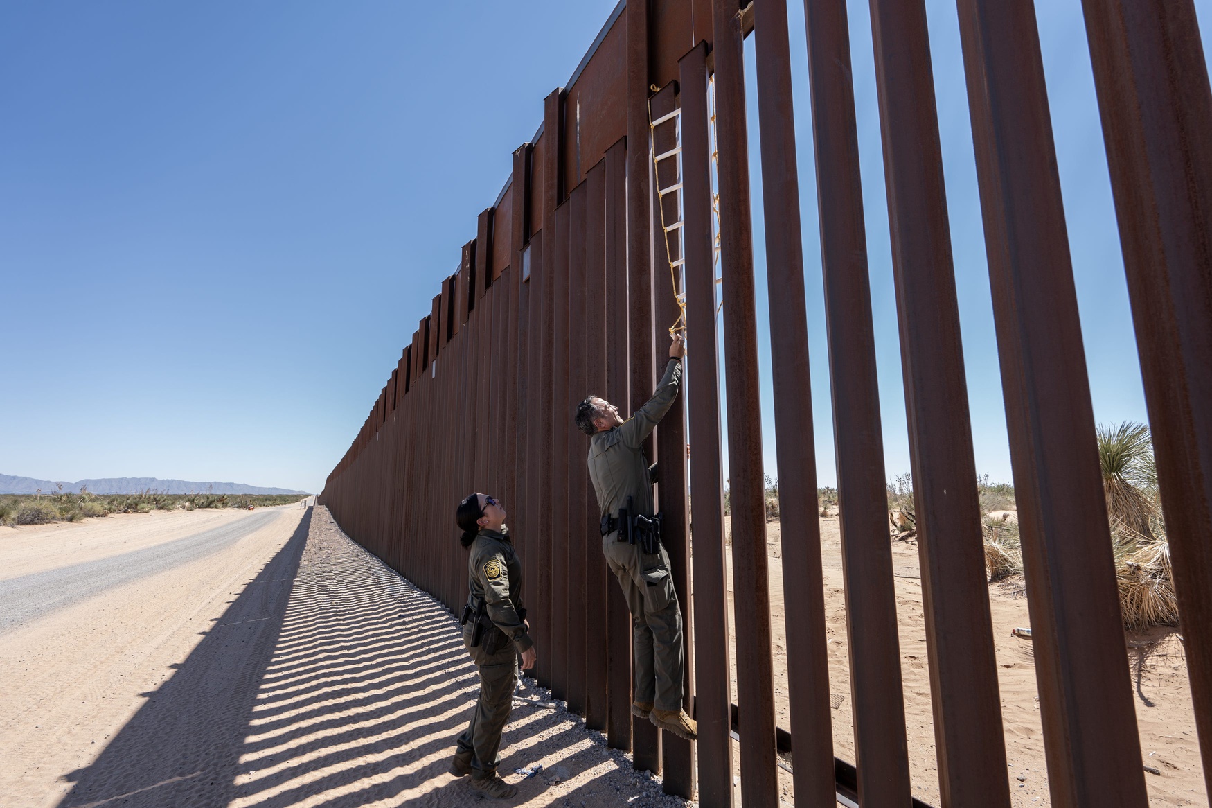 Eleven Democrats Join GOP to Pass Border Bill