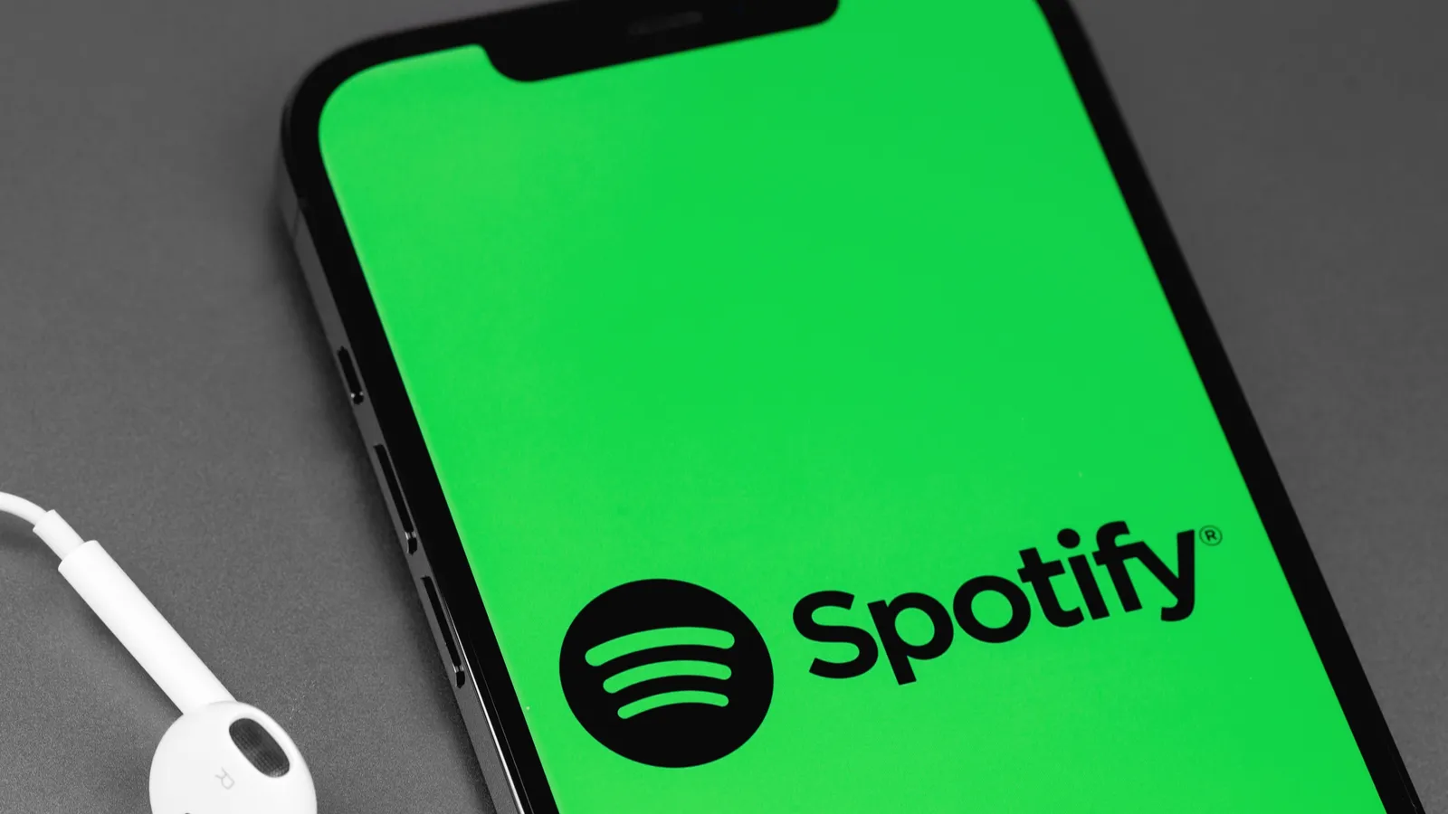 After a decade of Spotify dominance, Apple Music is finally convincing ...