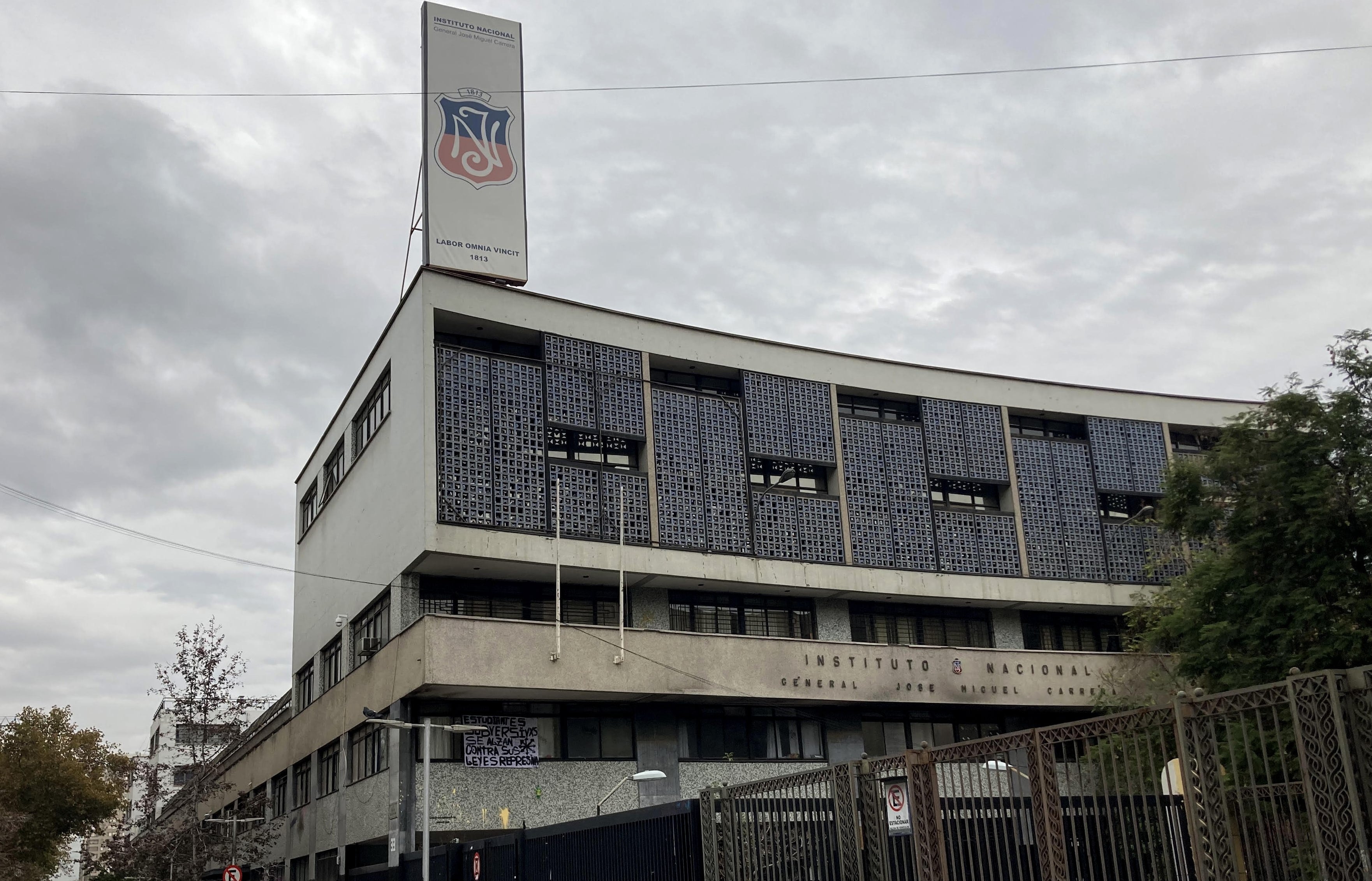 Instituto Nacional suspende preventivamente clases por incidentes en ...