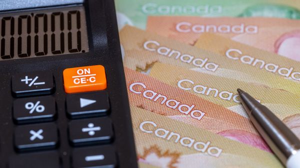Canada's 2025 federal income tax brackets are out — Here's how much you ...