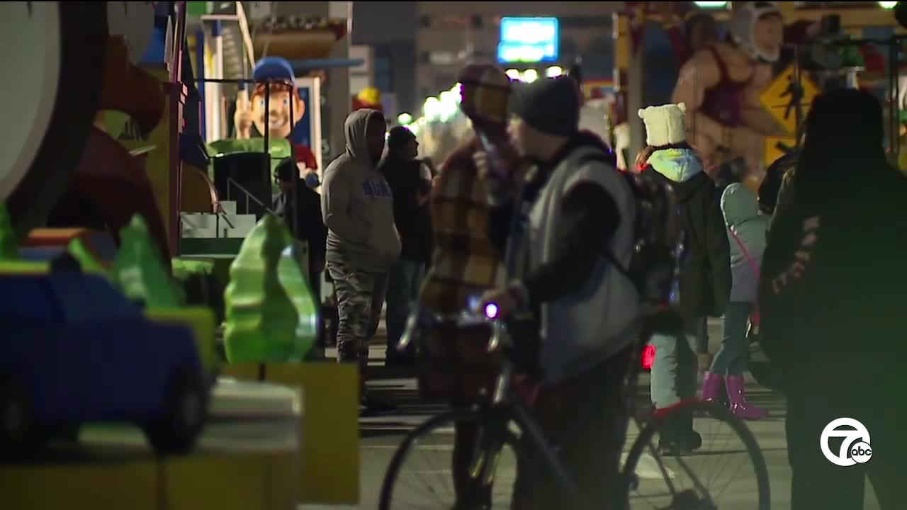 Detroiters make tradition of getting a sneak peak of America's ... Detroiters make tradition of getting a sneak peak of America's ...