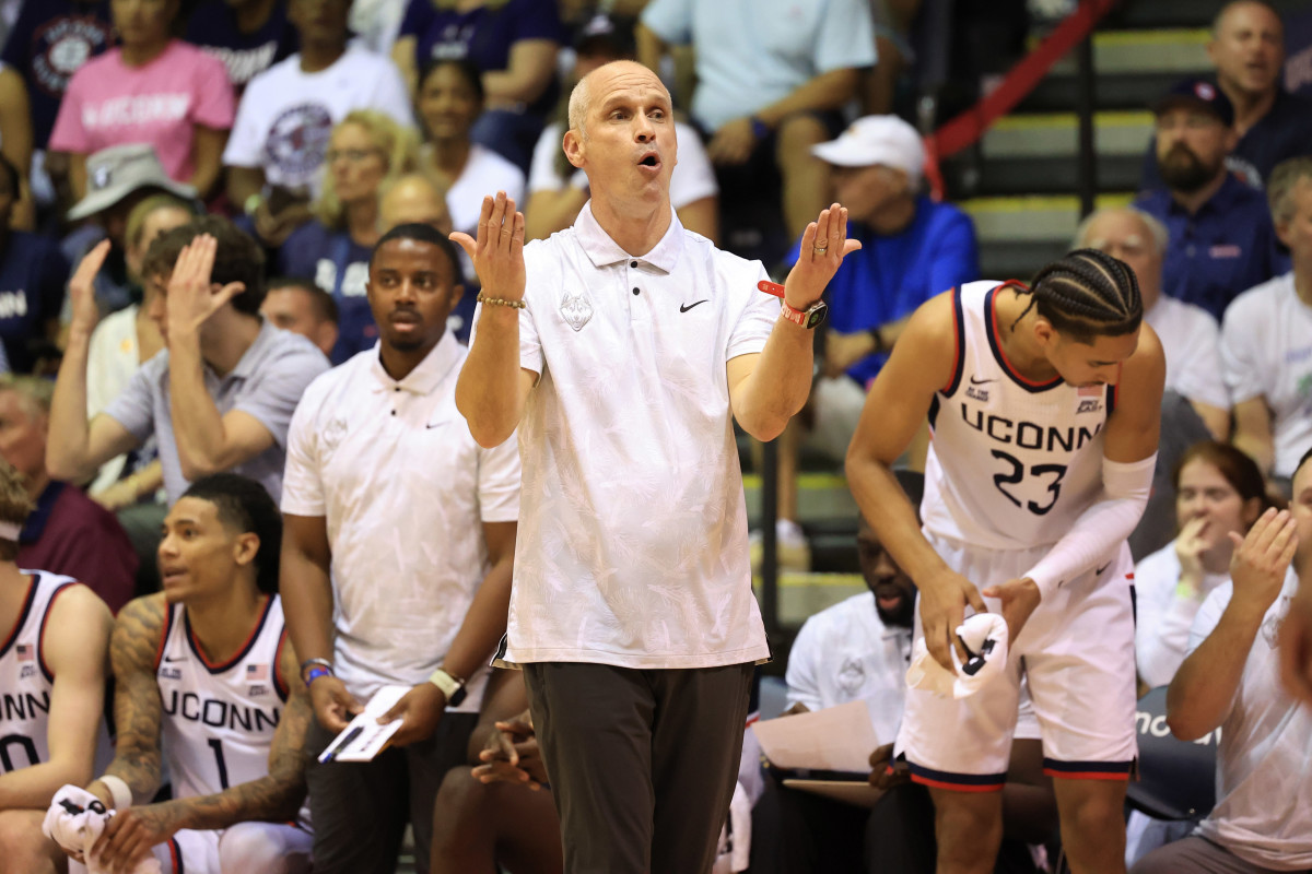 Dan Hurley's Stern Message for Creighton Fans After Animated Postgame ...