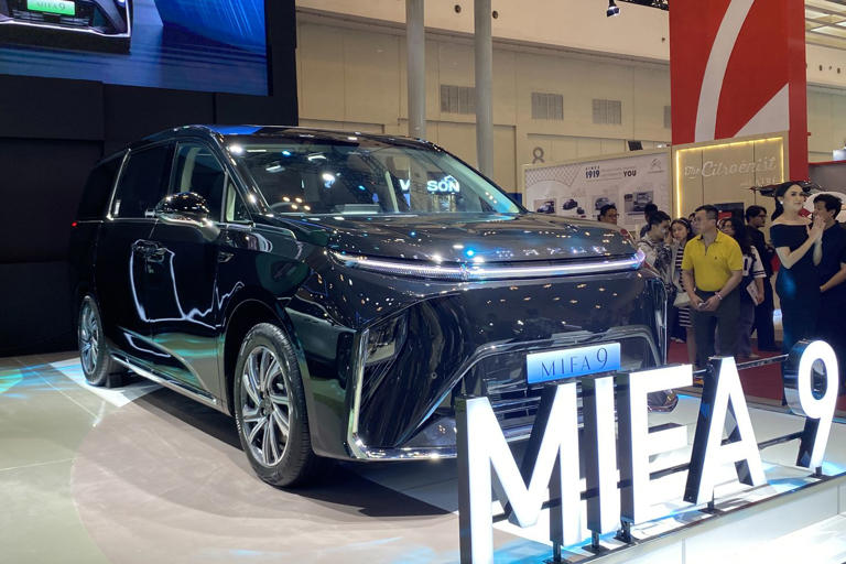 Adu Tenaga XPENG X9 VS Denza D9 dan MIFA 9, MPV Mewah Gak Mikir Bensin