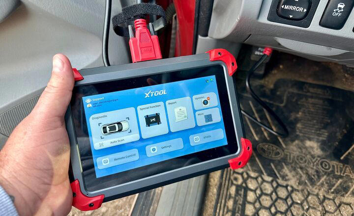 How To Use An OBD2 Automotive Scan Tool
