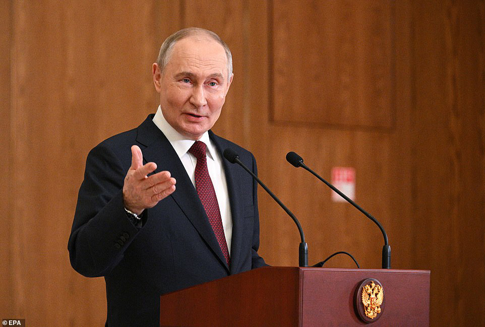 Putin issues chilling warning to Trump over his safety Putin issues chilling warning to Trump over his safety