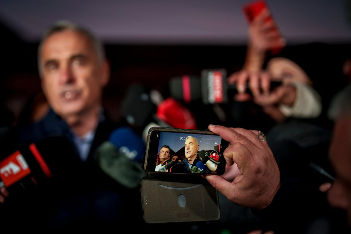 Romanian court orders a recount of presidential election first round Romanian court orders a recount of presidential election first round