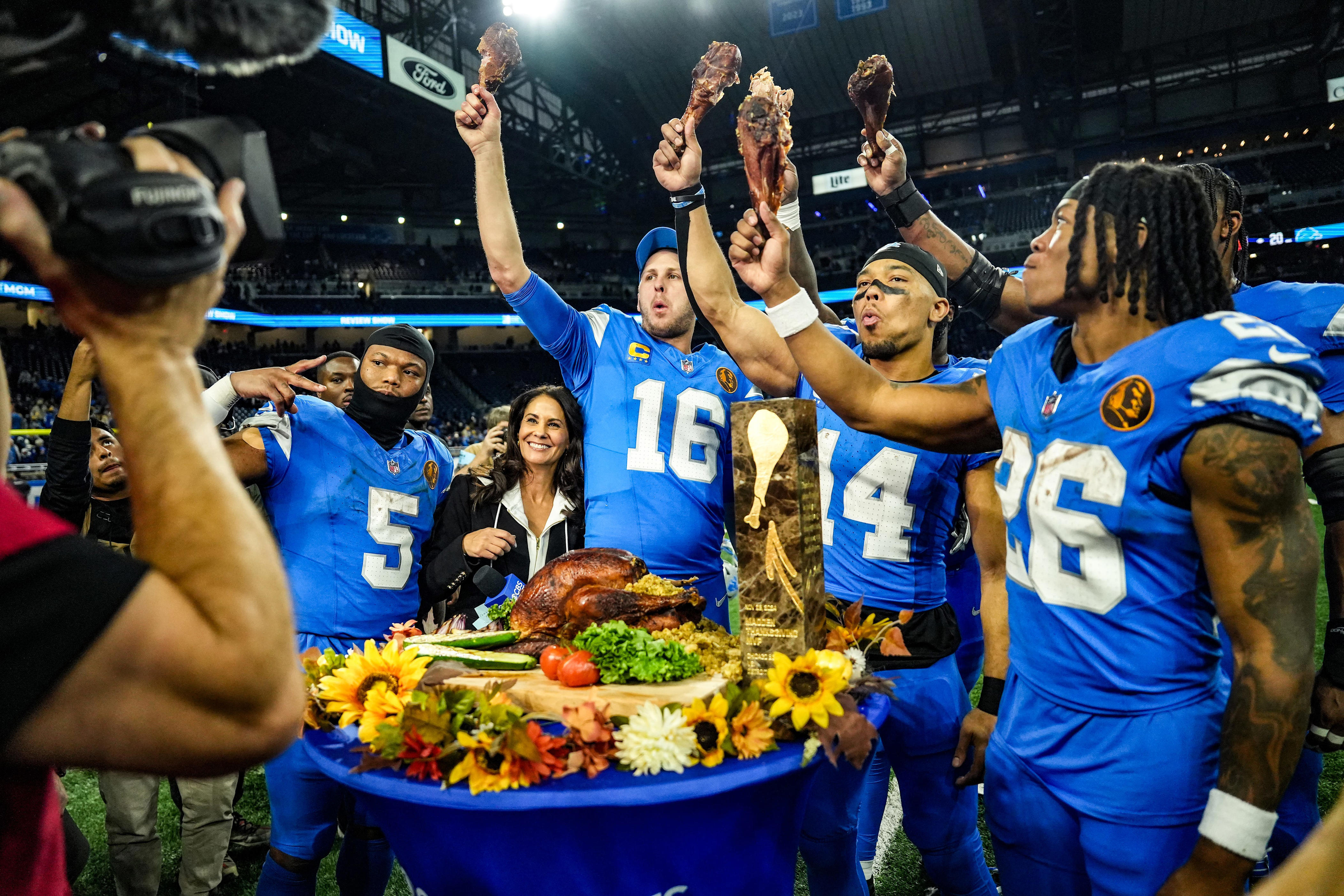 What channel is Lions vs Packers Thanksgiving game today? Start time, TV