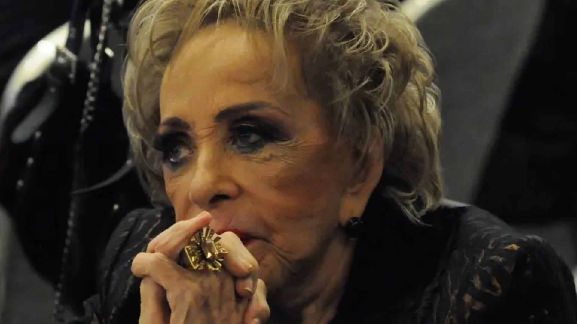 Filtran identidad de la cuidadora que presuntamente maltrató a Silvia Pinal