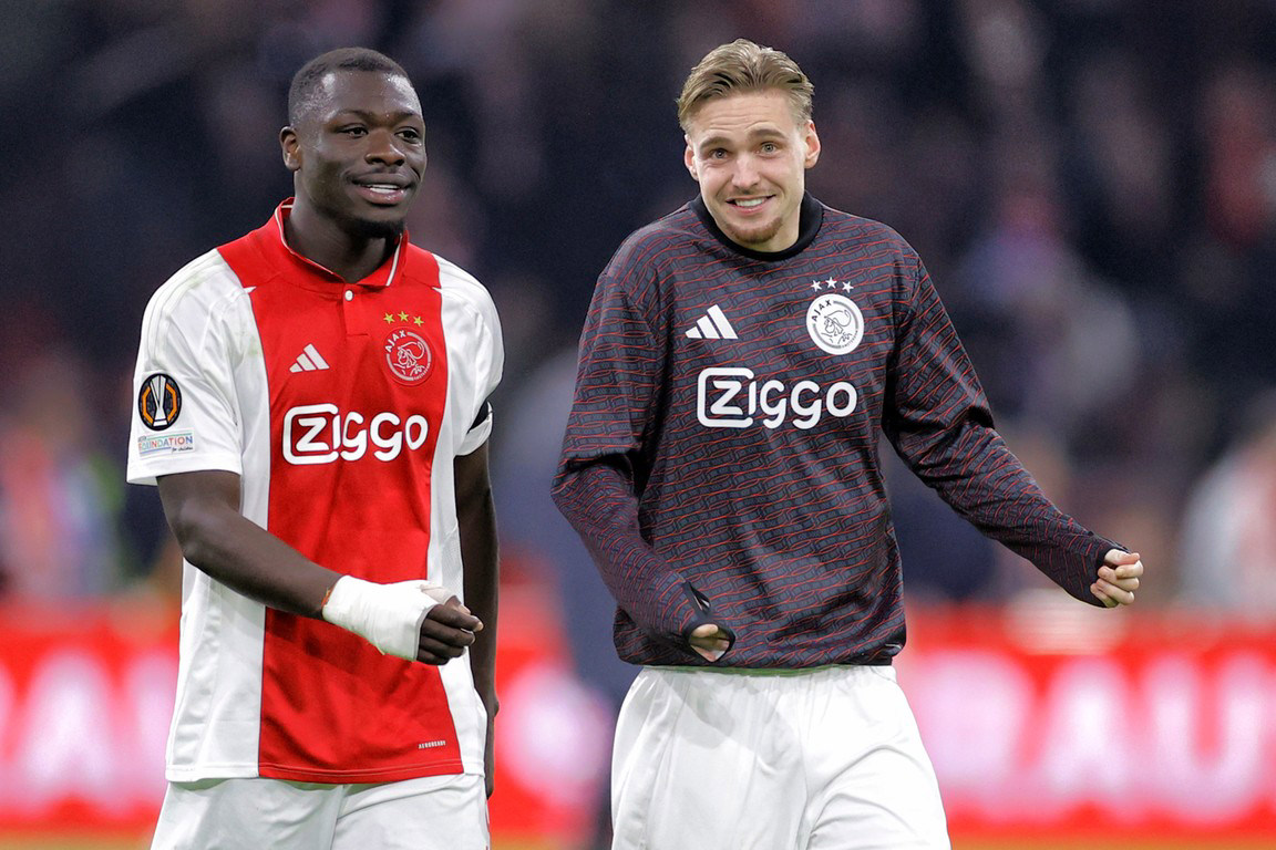 Gemis Taylor laat zich voelen bij Ajax: 'Die nam de ploeg op sleeptouw' Gemis Taylor laat zich voelen bij Ajax: 'Die nam de ploeg op sleeptouw'